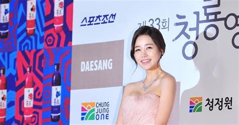 T포토 L 윤진이 남심 뒤흔드는 러블리걸~청룡영화상