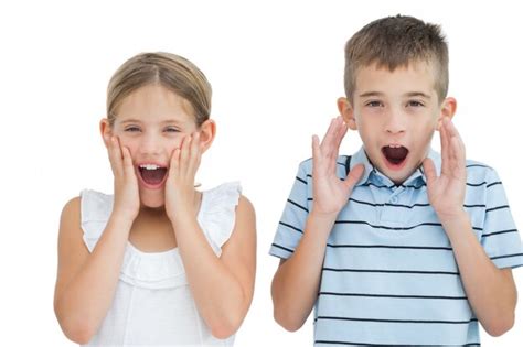 Hermano Y Hermana Se Sorprenden Foto Premium