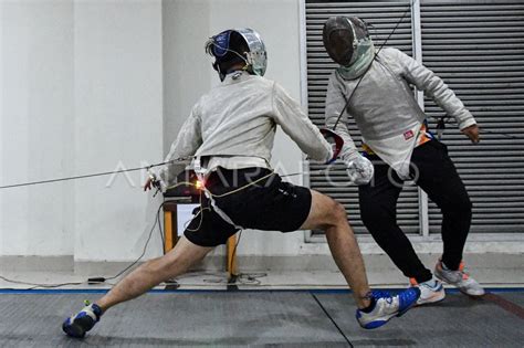 Latihan Atlet Anggar Sumatera Selatan Antara Foto