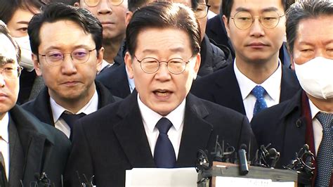 정치 뉴스앤이슈 이재명 檢 출석 당당히 정치 검찰에 맞설것민주당 지도부 대거 동행 Ytn