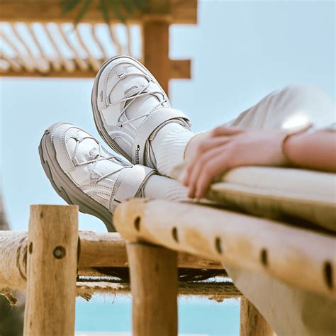 디스커버리 익스페디션 아웃도어 메리제인 스니커즈 웨이브 제인