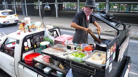 Truck Wok Skills Master Chef Cooking On The Road Thai Street Food