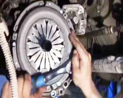 Снятие и установка дисков сцепления автомобиля Лада Ларгус