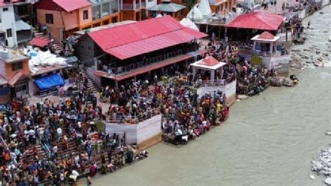 चारधाम यात्रा में उमड़ा भक्तों का सैलाब उत्तराखंड में रिकॉर्ड तोड़