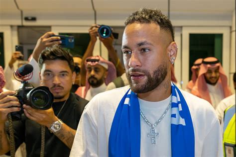 Fans Embrace Neymars Arrival In Riyadh After Signing For Saudi Club Al