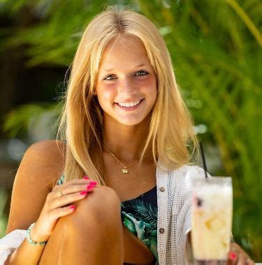 Who Is Natalie Grace Mode Allow Us To Introduce You Famous Models Swimsuit Models Model