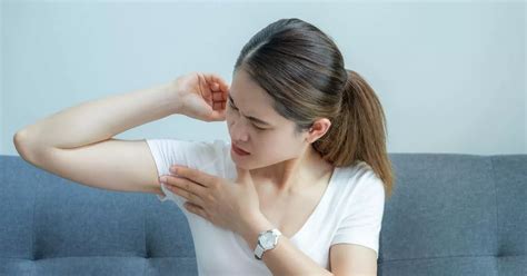 Unusual Armpit Symptom Could Indicate The Uks Most Prevalent Cancer