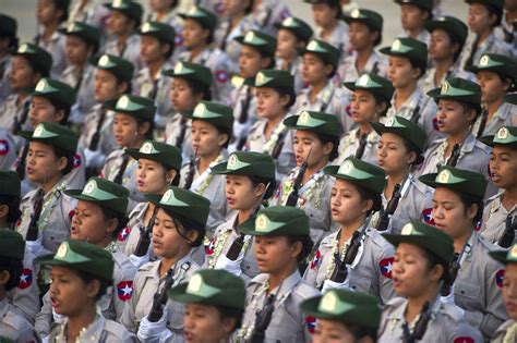 Khit Thit Media နေပြည်တော်စစ်ရုံးဝင်းအတွင်း Facebook