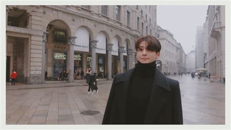 Pin Di Eunwoo Aktris