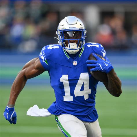 Dk Metcalf Went Up For This Grab Bqcl