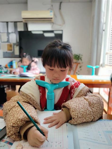 硬笔课堂实拍 学生作品 大地书法