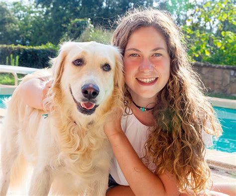 210 Chicas Piscina Con Su Perro Fotografías De Stock Fotos E Imágenes