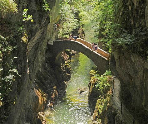 THE WORLD GEOGRAPHY 12 Fascinating Gorges Around The World