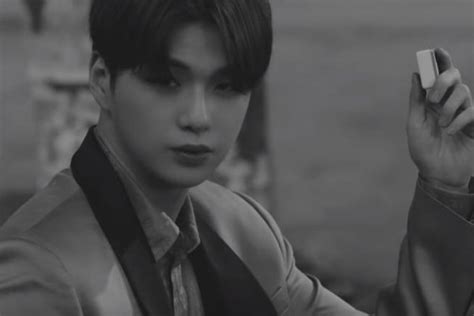 Watch Kang Daniel Returns With Touchin Video