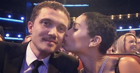Rhymes With Snitch Celebrity And Entertainment News Zoë Kravitz