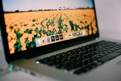 adobe warns users to stop using old versions of photoshop otherwise