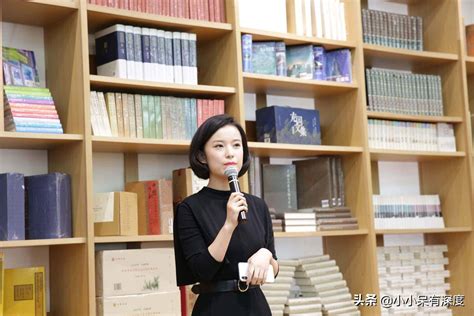 李子涵，安徽籍90后美女主持人，这位浙传校花，与景甜真假难辨卫视中国大赛