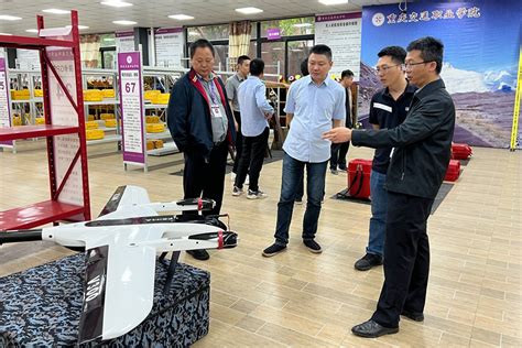 重庆交通职业学院我校与重庆市铁路集团产业发展有限公司举行校企合作座谈会