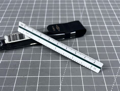 Pocket Size Engineers Scale