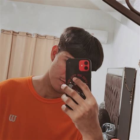 Dylan 🫧 Iamdylanramirez • Threads Say More