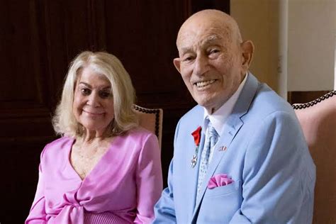 100 Year Old Wwii Veteran Returns To Normandy Beach In France To Marry