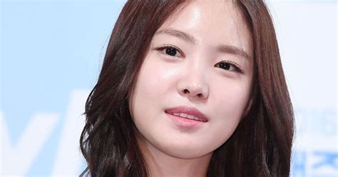 사진 손나은눈부신 여신 미모