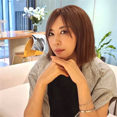 가수 김완선 단발 헤어 변신 10년 만의 짧은 머리 날아갈 것 같아요”