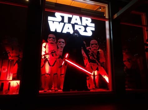 Photos Star Wars The Force Awakens Display Window At World Of