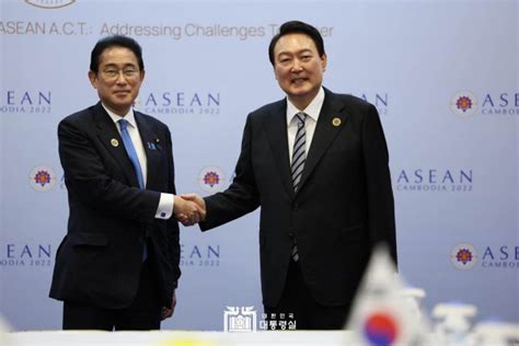 韩国 总统府14日就尹锡悦总统访日表示此举说明曾陷入僵局的韩日关系正式迈向正常化 NEWSPIM 新闻 https t co