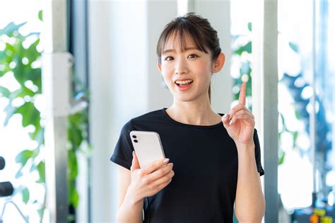 セミセルフレジとは？導入のメリットや利用シーン別の使い方・選び方も紹介！ 無人決済・セルフレジならtouch To Go