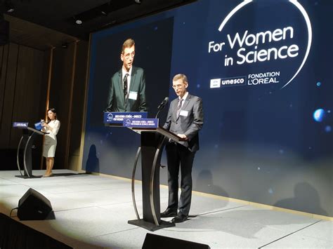 La France en Corée on Twitter 과학 분야에서 더 많은 여성연구자들이 등장하고 있다는 것은 모두에게 더