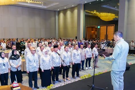 Khofifah Dilantik Ketua Dewan Penasehat Hkti Jatim Bertekad Wujudkan