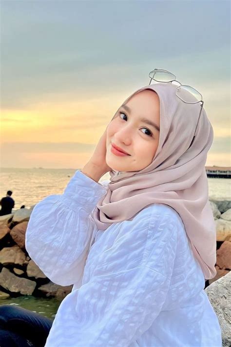 beauty hijab aesthetic di 2024 | Kecantikan orang asia, Foto gadis cantik, Tutorial hijab pashmina