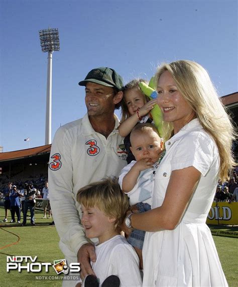 Meet Shahid Afridi And His Lovely Daughters Photo Gallery