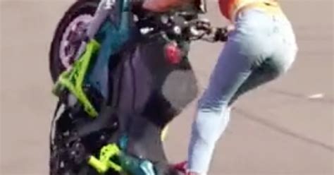 Kobieta Nie Pomyli A Gazu Z Hamulcem Joe Monster
