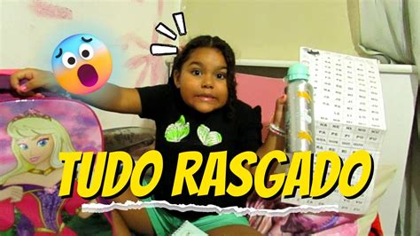 MOSTRANDO O QUE SOBROU DO MEU MATERIAL ESCOLAR 2022 Júlia Mendes