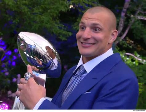 Tom Brady Chugs Beer Flaunts 6 Rings At Patriots Super Bowl Party