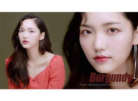 迷人酒紅系妝容 Laneige