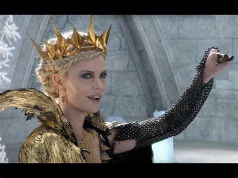 Queen Ravenna Kills The King Charlize Therons Evil Queen Steals The