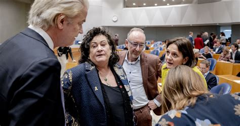 Topoverleg Coalitie Om Onderwijsbegroting Te Redden Partijen Hebben