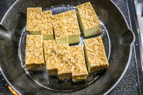 スキレット簡単おつまみ5選！キャンプにおすすめの超時短レシピ紹介 キャンプクエスト