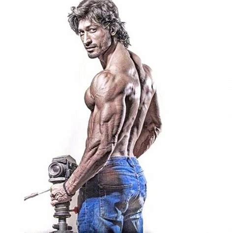 Commando 2 Commando 2 Cast Fan Photos Commando 2 Photos Images