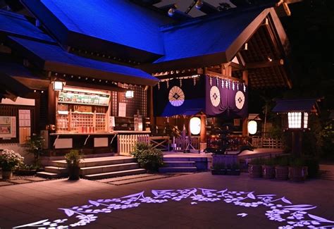 「東京大神宮」で良縁・恋愛成就祈願！夜のライトアップも必見！縁結びのパワースポットの楽しみ方｜るるぶandmore