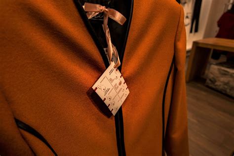 Bella со моќна кампања за борбата против ракот на дојка Divian Arts