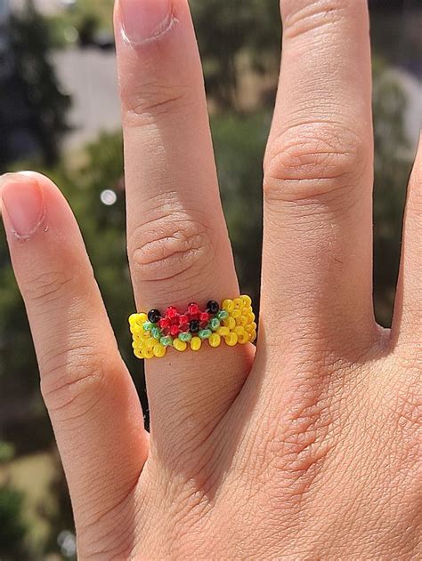 Колечко из бисера Бисер Бисерные украшения Бисероплетение