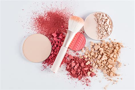 느슨한 분말 샘플 소형 분말 블록 전문 메이크업 브러시가 있는 아름다운 화장품 배경 평면도 복사 공간입니다 뷰티 컨셉 0명에 대한 스톡 사진 및 기타 이미지 Istock