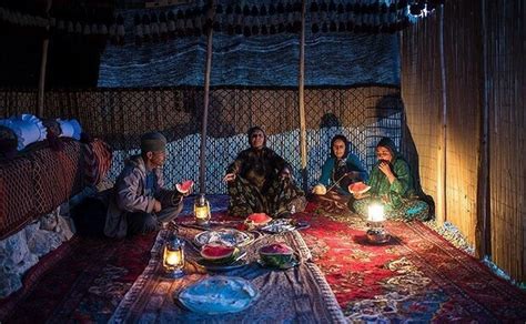 ببینید مراسم شب چله نوعروس بین عشایر دشت مغان از فال زدن با هندوانه