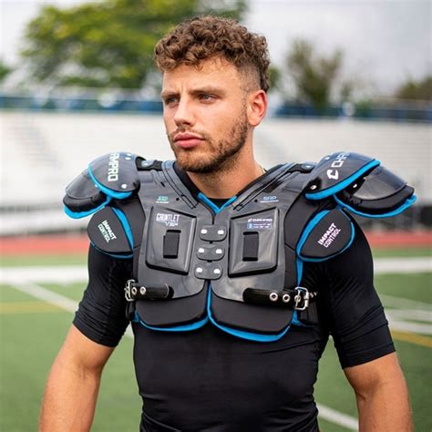 How To Fit For Football Shoulder Pads At Tristan Katz Blog
