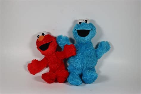 Sesame Street Elmo And Cookie Monster Stuff Plush Doll Set Fisher Price