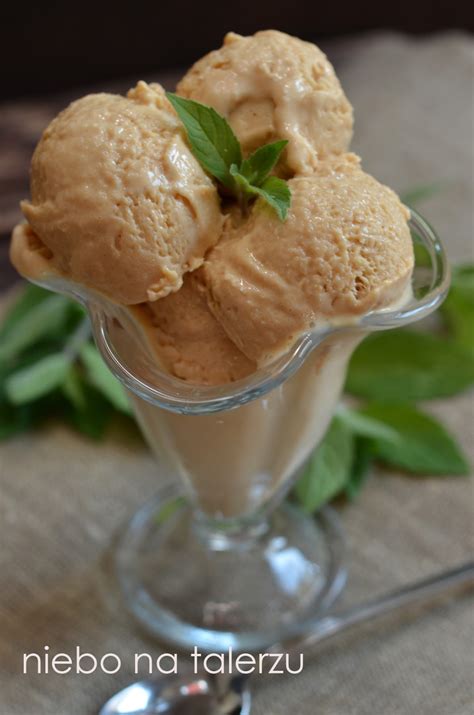 Łatwe lody jogurtowe Łatwe lody karmelowe niebo na talerzu